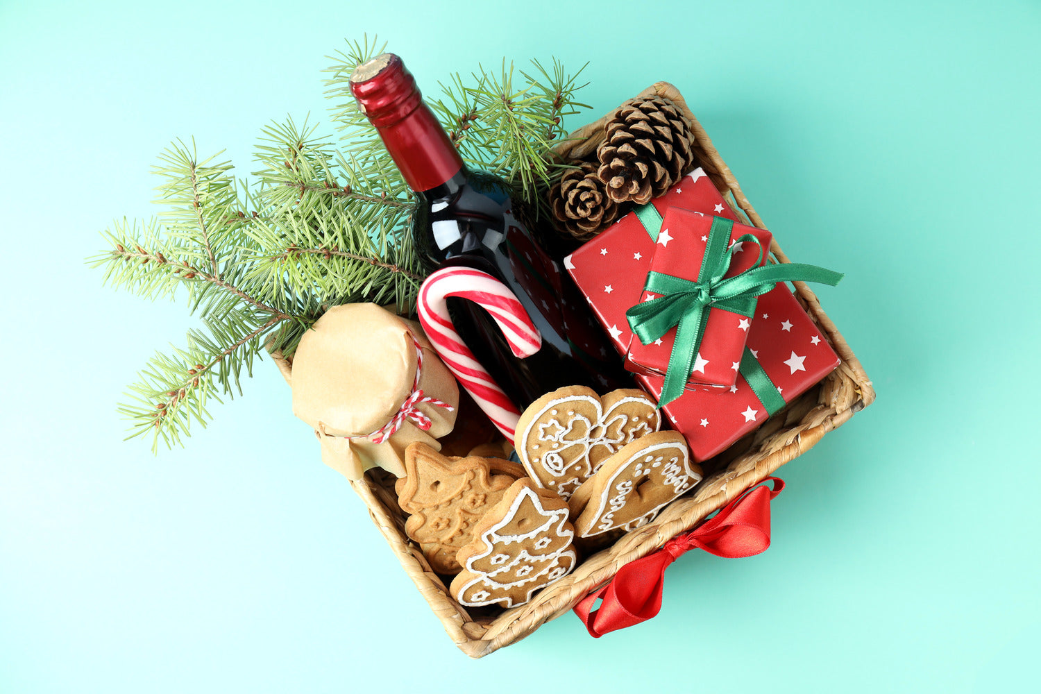 What to Put in a Christmas Hamper: The Ultimate Guide to Festive Gift ...