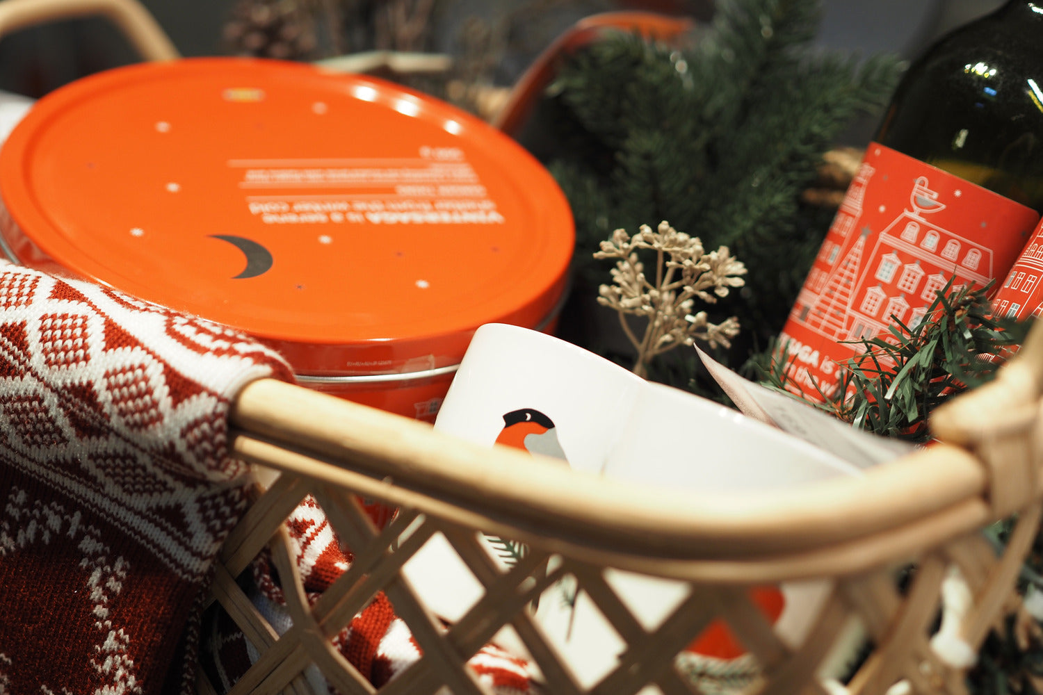 DIY Christmas Hamper Ideas: Create the Perfect Holiday Gift | The ...